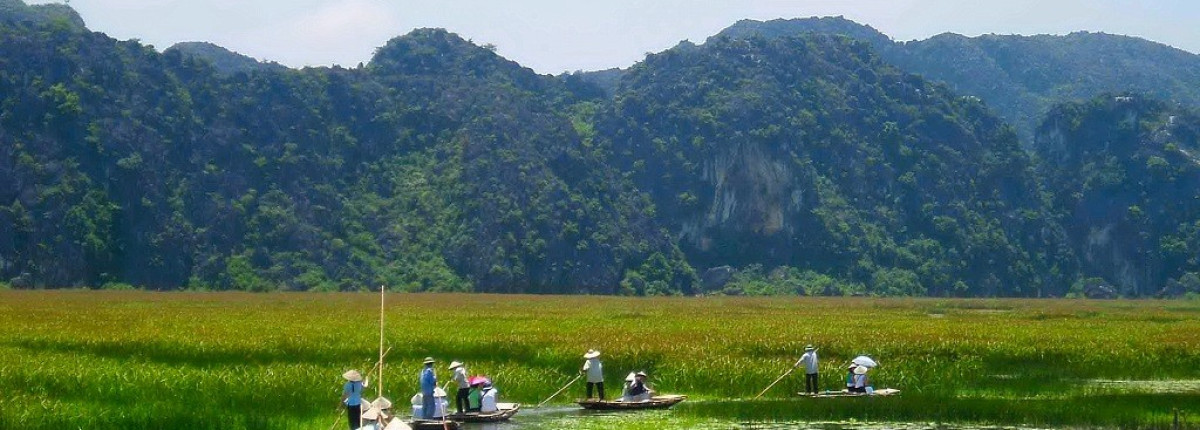 Kenh Ga Ninh Binh Complete Guide: Hot Springs, Floating Village & Boat