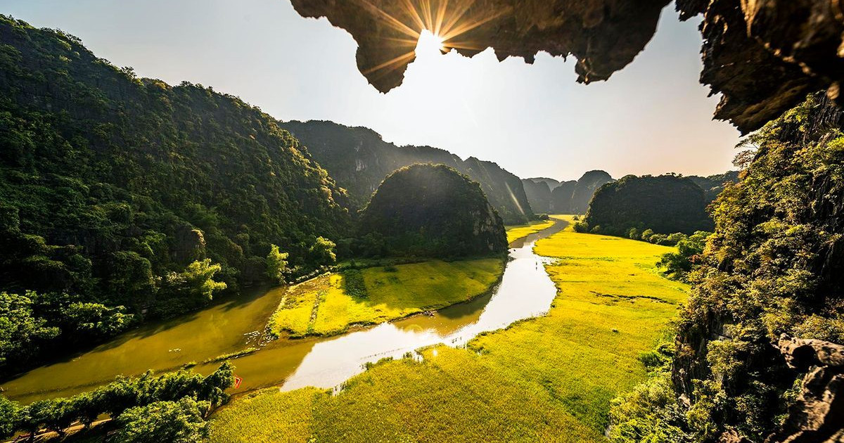 Explore Tam Coc: A Guide for Bike Tour, Boat Ride, Must-See Attraction